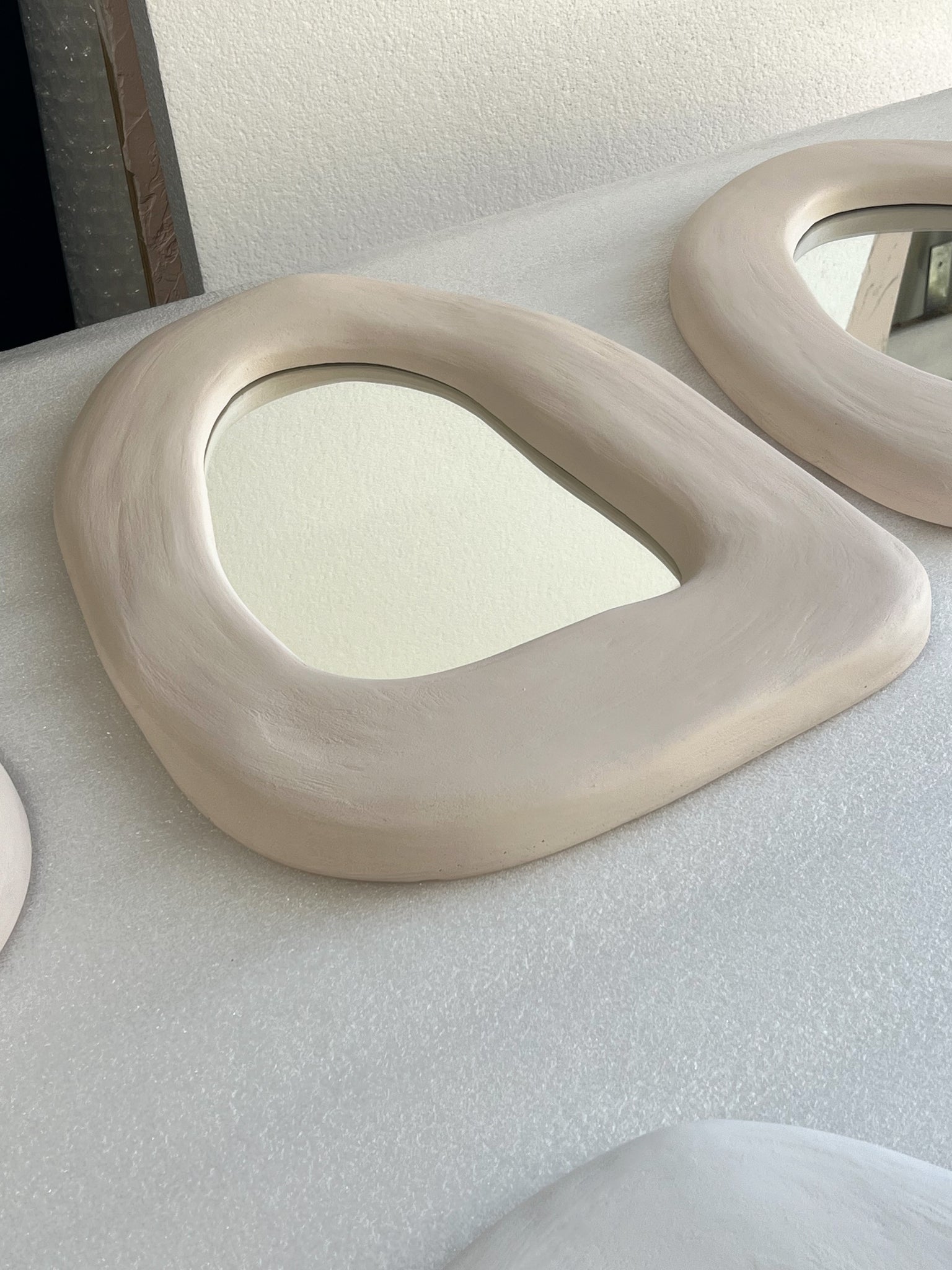 Le Niché Mirror No. 5 – Jagger and Wolf